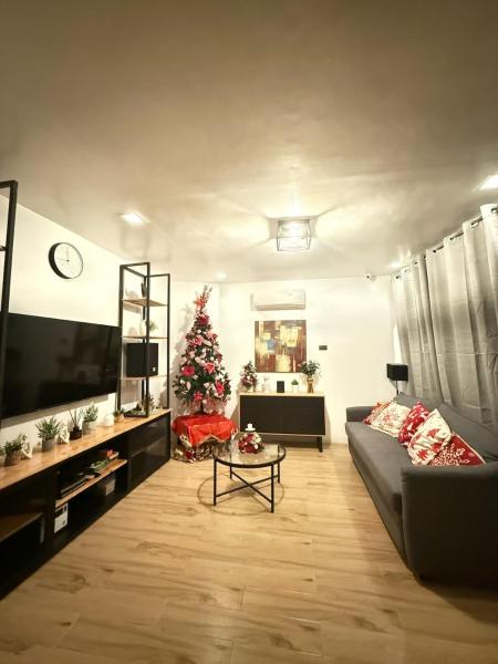 Cozy 2br House Digos With Bath Tub & Karaoke - 