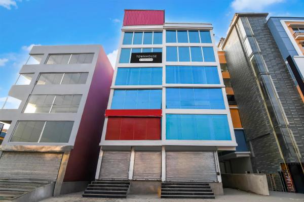 Super Townhouse Madhyamgram Chowmatha Bus Terminal Kolkata Formerly Star Guest House - Kolkata