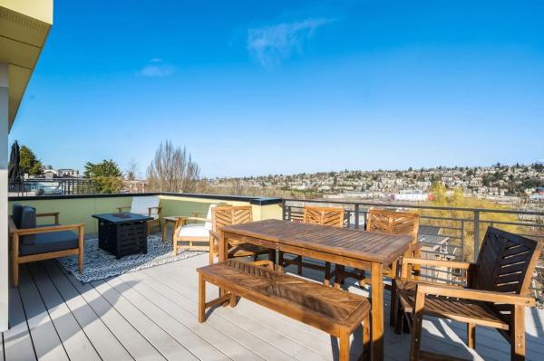 Perch - Modern Seattle View Home W/ Rooftop Deck & Parking - Seattle, WA