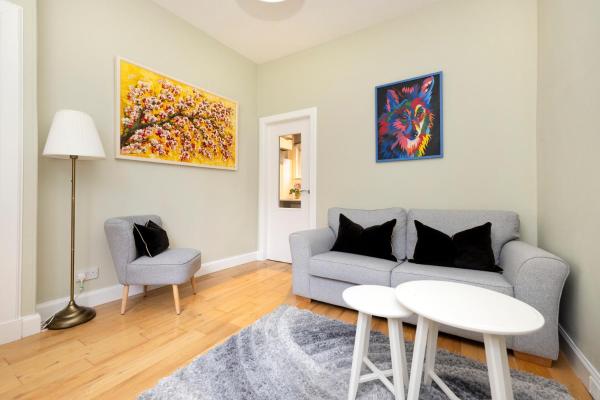 Cosy Town Centre Cottage - Peebles