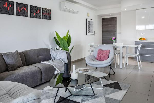 Vasileos Konstantinou Modern 2br City Apartment With Balcony - Limassol
