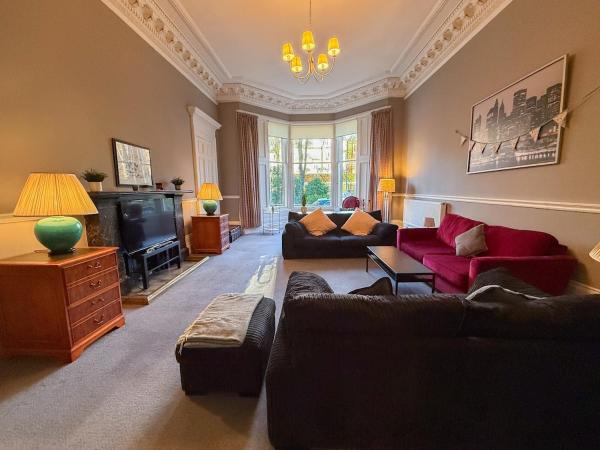 Spacious Three Storey West End Home - 3 Bedroom - Glasgow