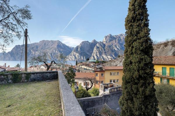 Torbole Lake View Retreat - Riva del Garda