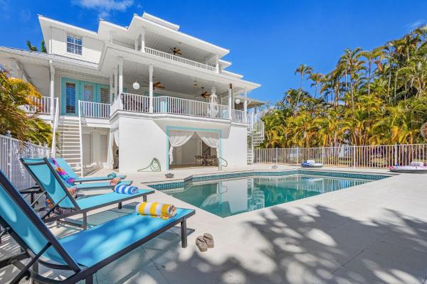 Harbor View Retreat With Heated Pool, Wraparound Decks & Sunset Vibes - Sunset Harbor - Roelens - Punta Gorda, FL