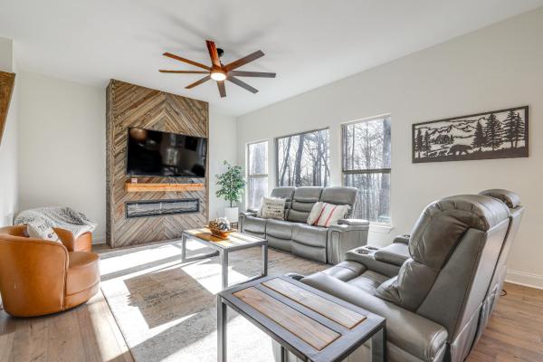 Lake Lure Getaway With Hot Tub And Fire Pit! - Lake Lure, NC