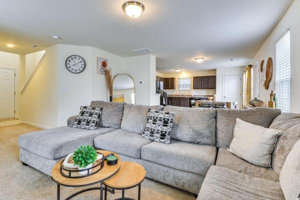 4 Mi To Hospital & Dtwn Greensboro: Spacious Home - Greensboro, NC