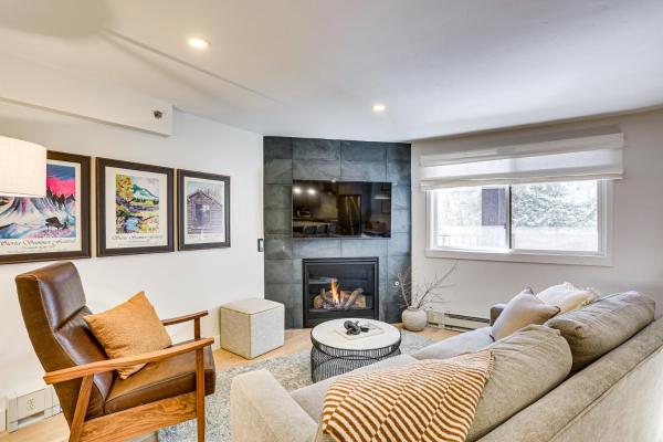 Steps To Free Bus Stop! Updated East Vail Condo - Vail, CO