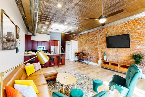 Downtown Delight With Patio! 1 Mi To Ball State - Muncie, IN