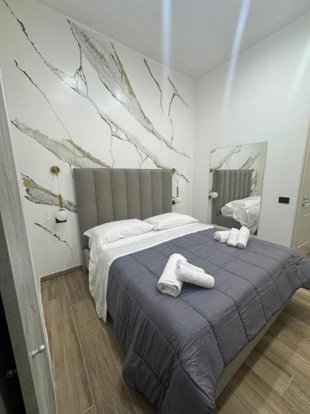 Maison Ecce Hom0 - Naples