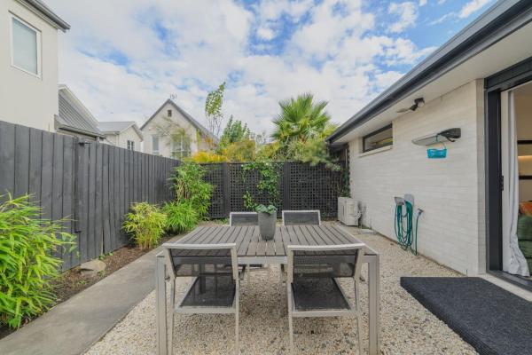 Your Home With Private Courtyard - Lyttelton