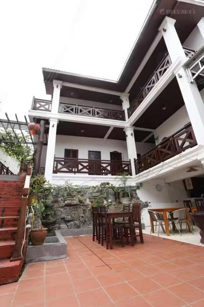 We House Guest Hotel - 루앙프라방