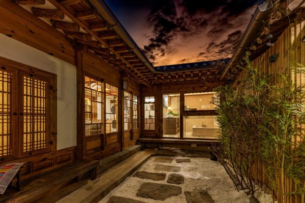 2026년 신축 독채 한옥 시원한 실내 특대형 자쿠지 프라이빗한 정원 Hanok 무료주차 - Seoul