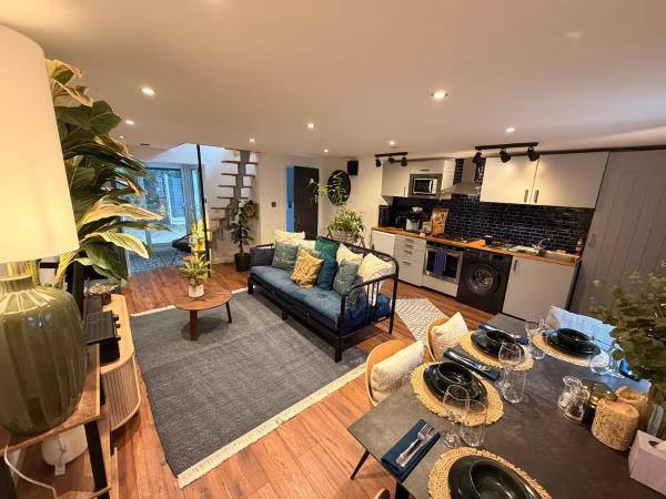 Cozy Cottage Coventry Self Check-in After 3pm, Pets Friendly - Coventry