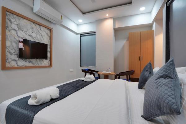 Hotel Palmera Inn - Pune