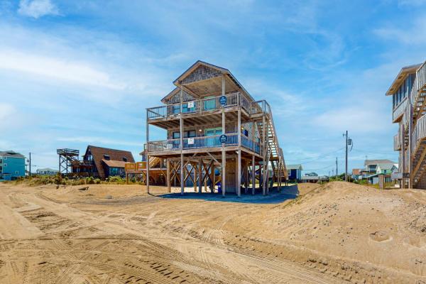 Oceanfront, Dog-friendly House W/free Wifi, Shared Pool, And Ocean Views - Buxton, NC