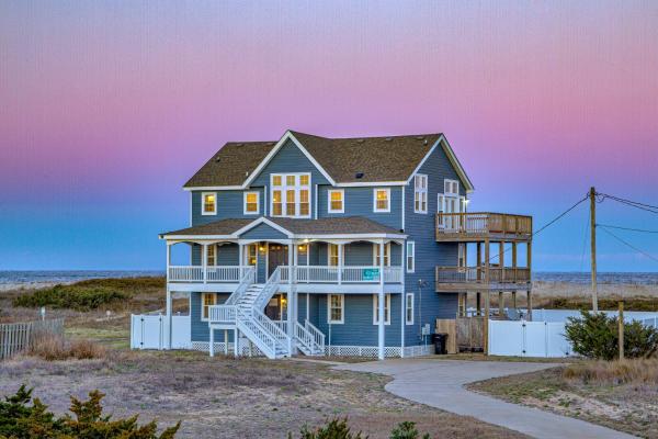 Dog-friendly Oceanfront Home With Private Outdoor Pool, Hot Tub & Central Ac - Outer Banks, NC