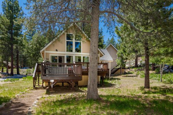 Alder Creek Paradise Tree-lined Cabin Stay For 7 - Truckee, CA