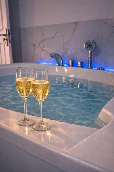 Love Room Romantique Avec Jacuzzi Prive & Parking - Port Louis