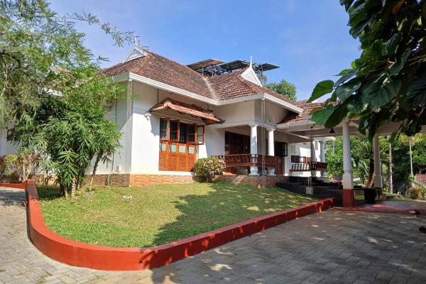Heritage Home Near Cochin Airport In 5-acre Farm - Chalakudy