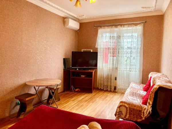 Apartment In Kutaisi Aghmashenebeli Iii - Kutaisi