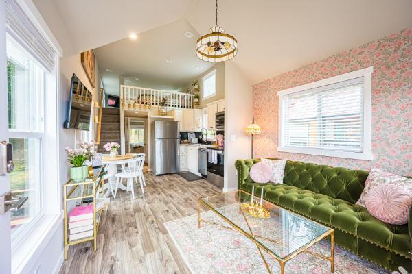 Rainforest Tiny Home Retreat #16 Floral Cottage - Forks