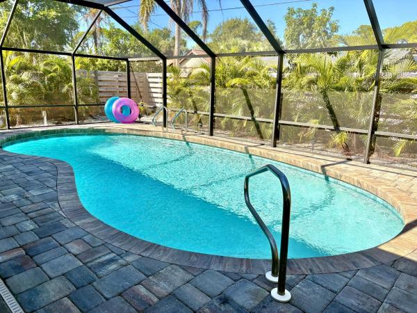 Poolside Oasis-heated Pool -7 Min To Manasota Beach - 威尼斯