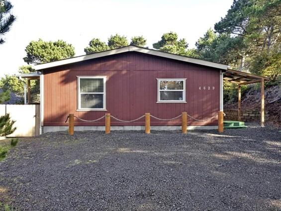 Beach Bum Cabin - Oregon