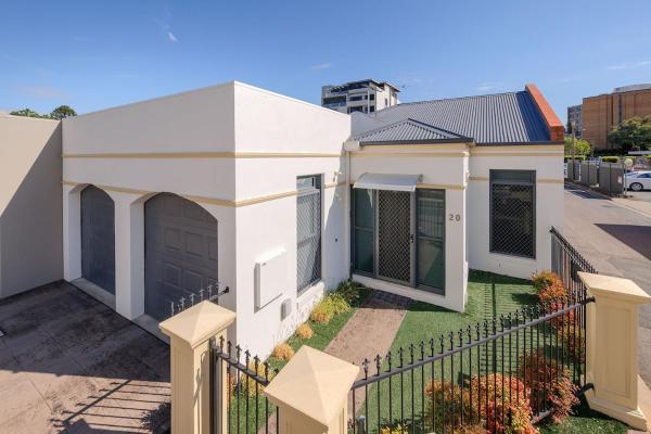 Golden Townhouse At The Gardens - Albury