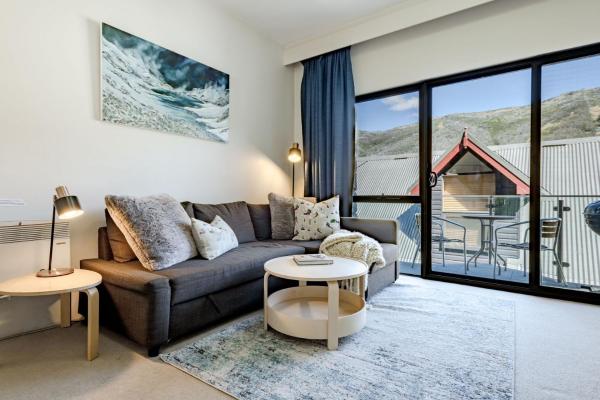 Lantern 8 Balcony - Charlotte Pass