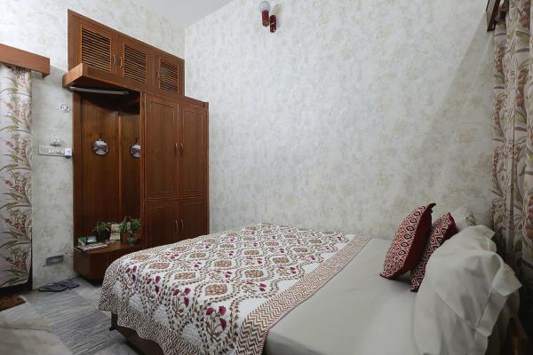 Matrika Rooms - Lucknow