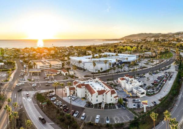 Comfort Inn & Suites Ventura Beach - Oxnard, CA