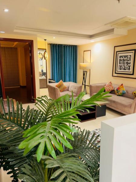 One Bedroom Furnished Apartment - Gold Crest Mall - Dha Lahore - Lahore