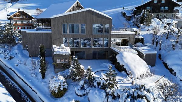 Stunning 4bdr Villa- Private Sauna & Lake View - Stoos