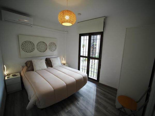 Calle San Basilio - Patios. Aparcamiento Gratis - Córdoba