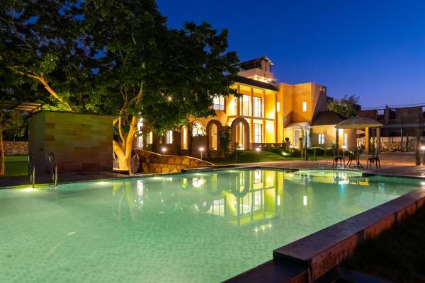 Elivaas Signature Tuscan Villa Pet-friendly With Pvt Pool And Lawn - Pushkar