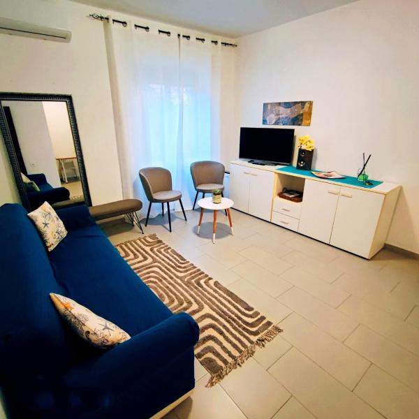 Amosina La Maddalena Holiday Home With Parking - La Maddalena