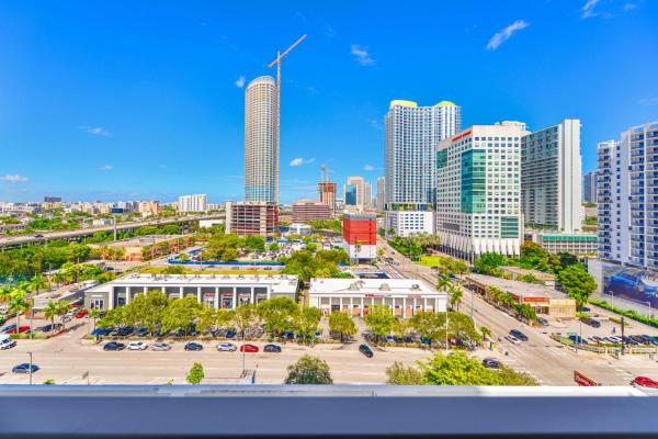 Modern Escape In Brickell W Pool & Gym - Coral Gables