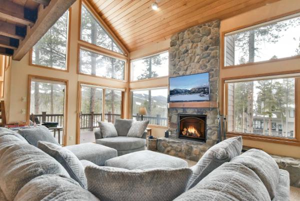 Belle Vue Estate: Mountain Views And Private Hot Tub - Copper Mountain, CO