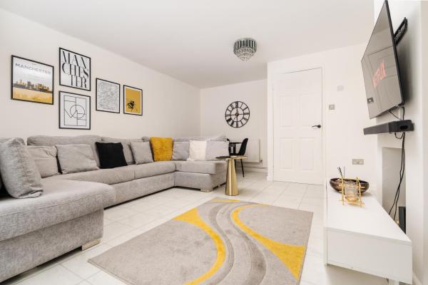 Modern City Centre 3bd - Fire Pit - Free Parking - Bolton