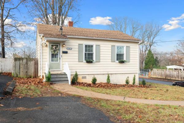 Perrymond - Cozy Cottage, 10 Min To Downtown, Near Lu & Ul - Lynchburg, VA