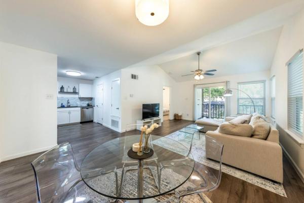 2br 2ba Condo 10 Mins To Downtown, Steps To Zilker Park By Austin Vacay - Austin, TX