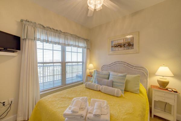 Wonderful Home In Beachfront Complex With Pool & Hot Tub, Central Ac & Deck - Hatteras, NC