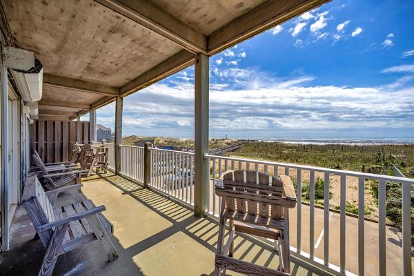 Oceanfront Condo With Wraparound Balcony, Fast Wifi, And On-site Pool/hot Tub - Hatteras, NC