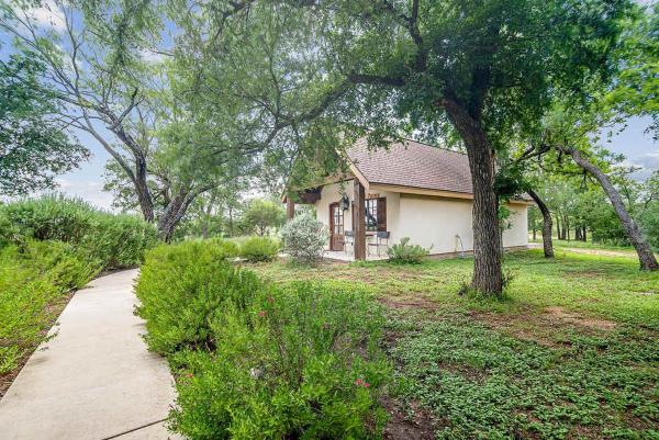 The Manor Haus At Messina Hof Hill Country Winery-messina Haus - Luckenbach, TX