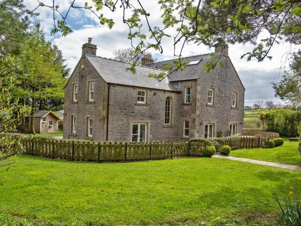 7 Bed In Buxton Oc-93808 - Hope Valley
