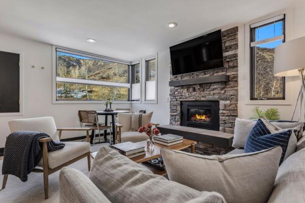 New 2br Townhouse Steps To Slopes & Base Village - Snowmass Village, CO