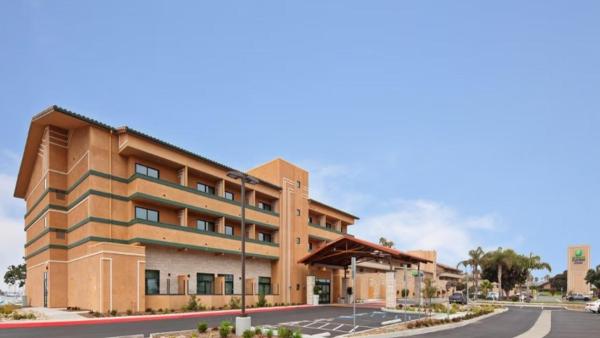 Holiday Inn Express Hotel & Suites Ventura Harbor By Ihg - Oxnard, CA