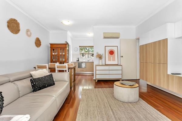 Secure Suite In Gated Complex, Courtyard, 5 Min Cbd - Stirling