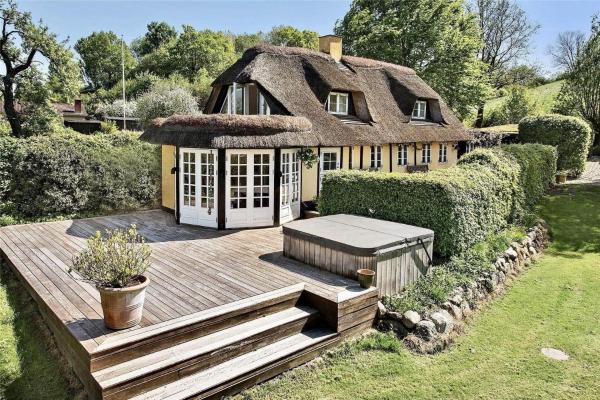 Reetdach-ferienhaus-mit-traumhaftem-panoramameerblick - Kolding