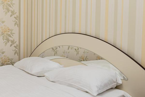 Central 67 M Apartment - Walk Everywhere - Fast Wifi - Self Check-in - Chisináu